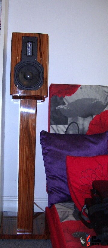Red Rose Music ROSEBUD II with matching stands Photo #1280901 - UK ...