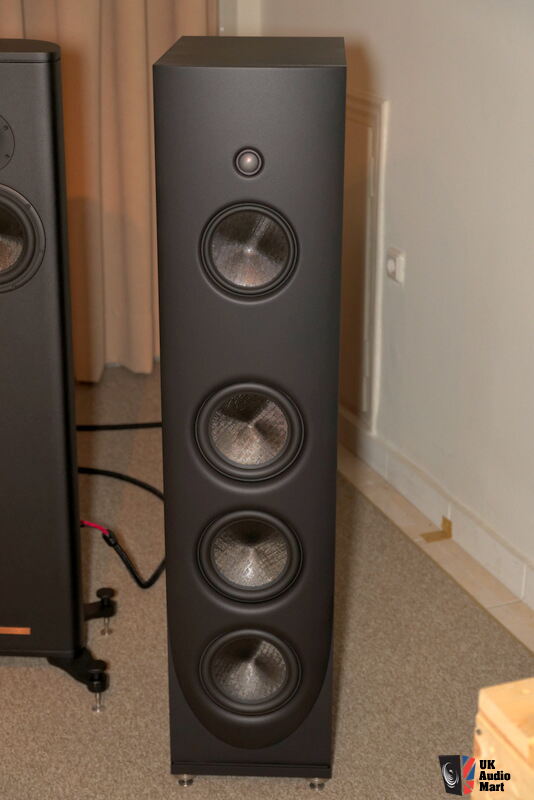 Magico Q3 Pair (mint) Photo #1370648 - UK Audio Mart