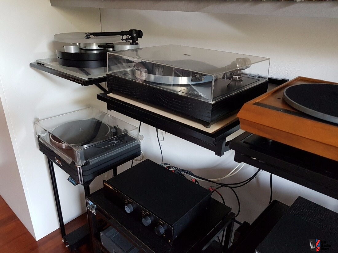 Roksan TMS analog turntable with Artemiz tonearm Photo #1487326 - UK ...