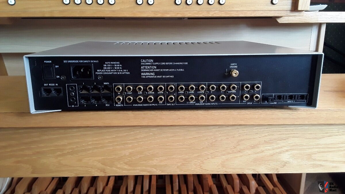 Linn Exotik AV preamplifier with linn dynamik psu Photo #1525158 - UK ...