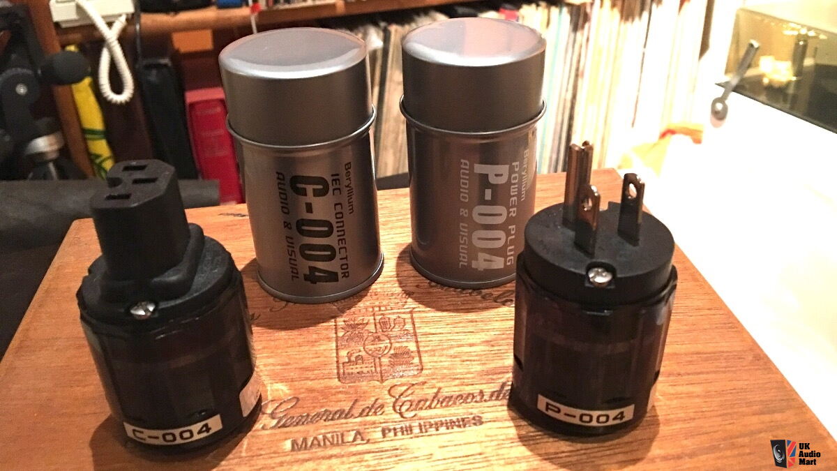 Oyaide P004 / C004 connectors plugs only used once For Sale - UK Audio Mart
