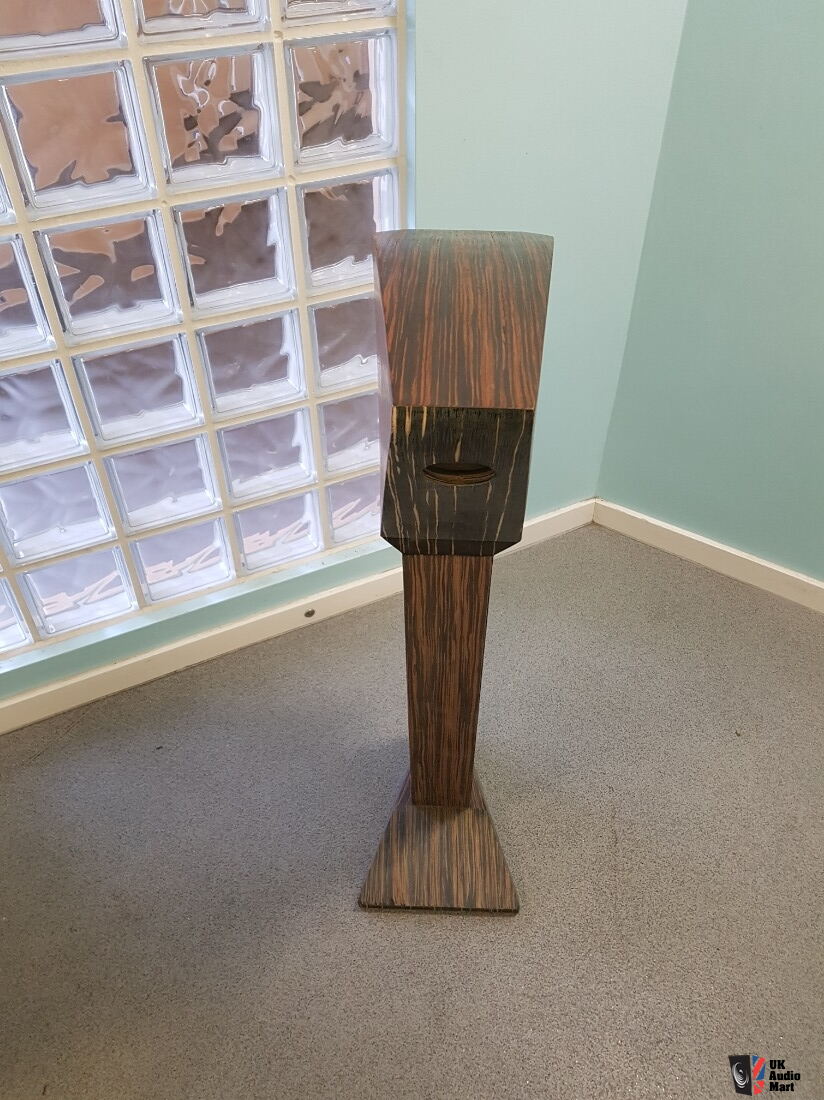 A pair of Exquisite Audiophile HI-END British Bespoke Designer Speakers ...
