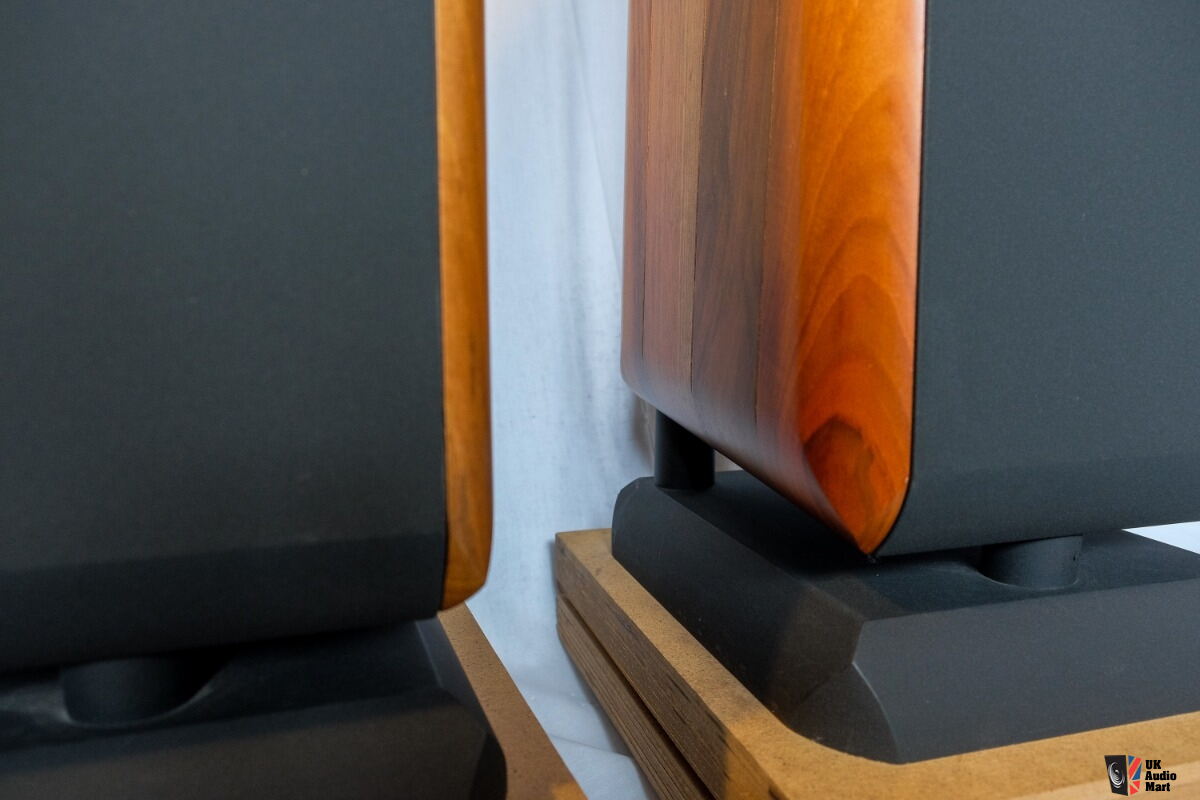 Chario Constellation Cygnus Speakers Photo #2290025 - UK Audio Mart