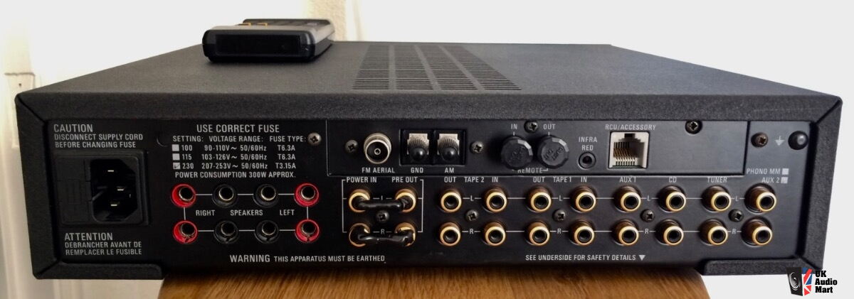 Linn Majik-I with Sneaky Kudos Tuner and Linn System remote Photo ...