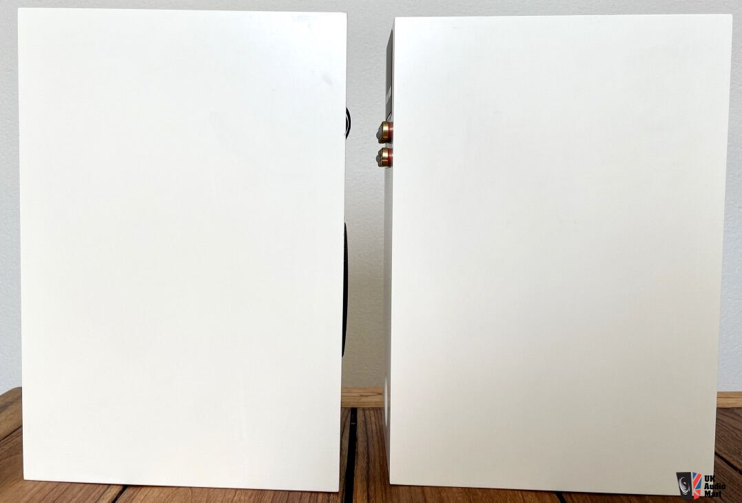 Linn Katan Speakers. White Photo #3231493 - UK Audio Mart