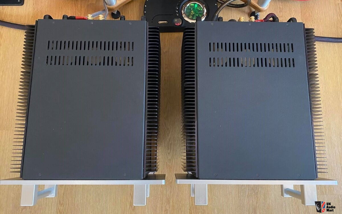Jeff Rowland Model 7 Monoblock Amplifiers. ** Awesome 700 watt Power ...