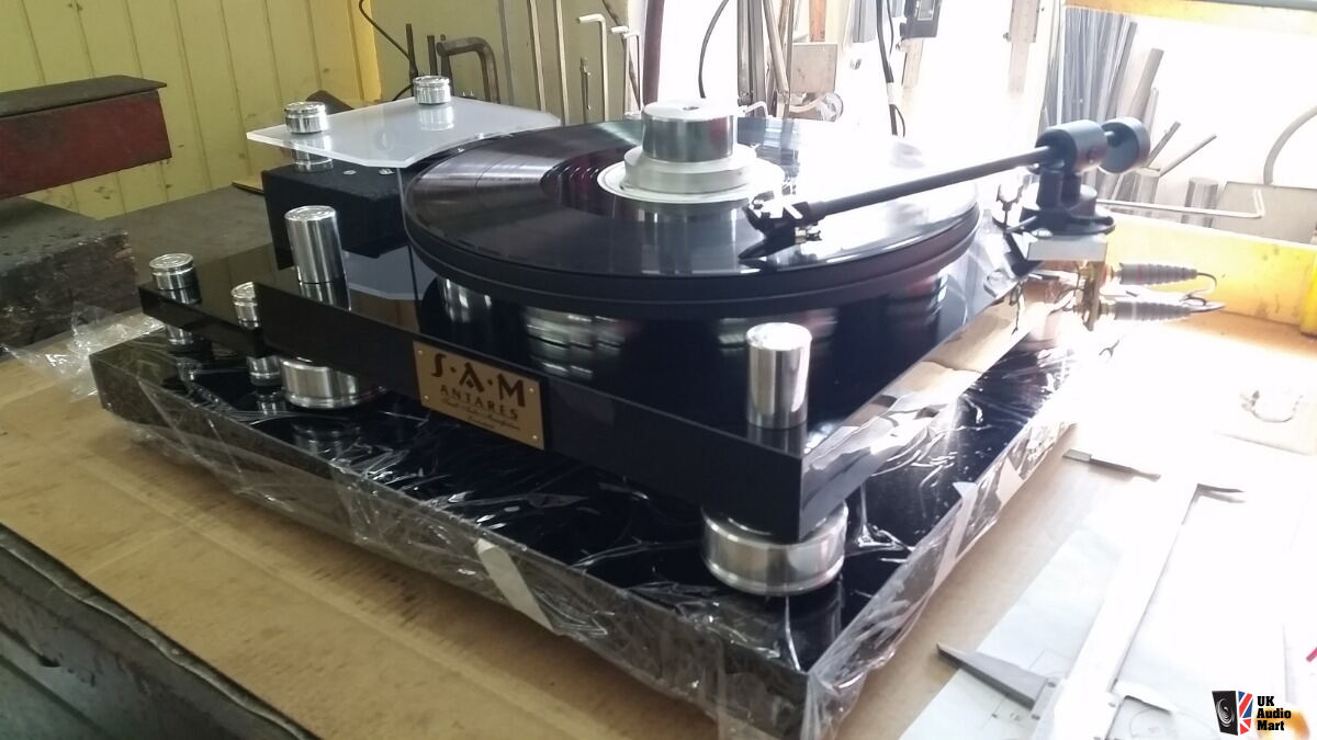 Small Audio Manufacture Antares turntable with Project tonearm and ...