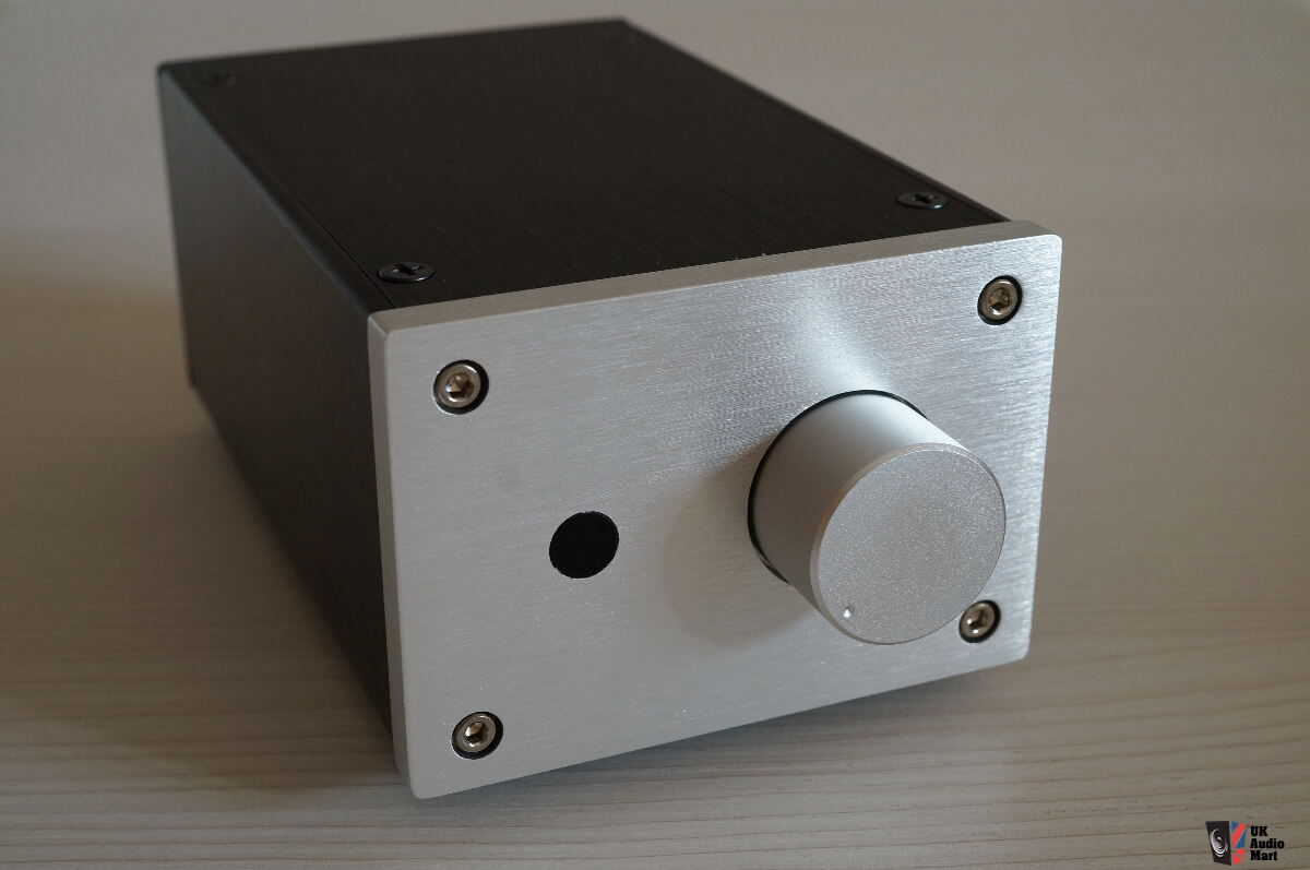 Passive preamplifier with a remote control unit Photo #3482251 - UK ...