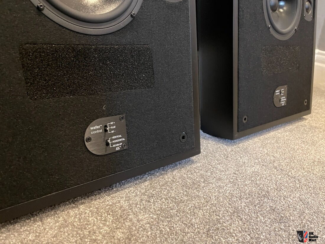 PMC Wafer 2 On Wall Speakers x 2 (Black) Photo #3634043 - UK Audio Mart