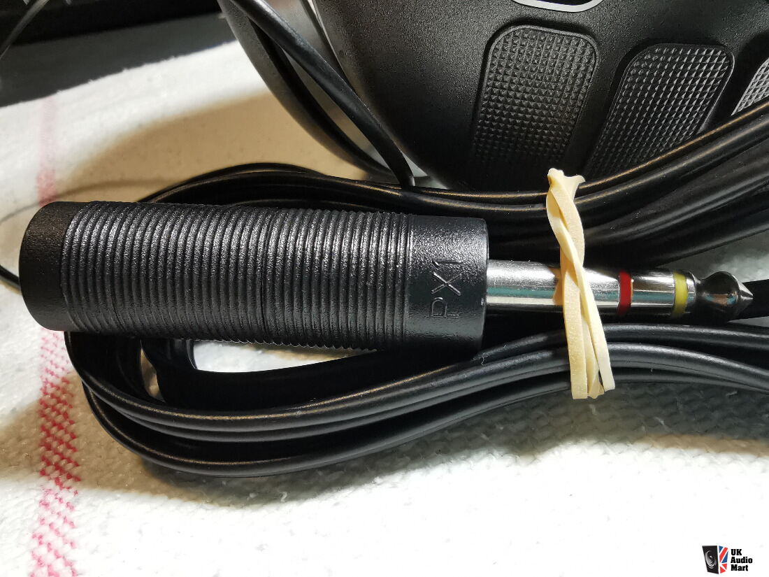 Sennheiser HD 250 Linear 600 Ohm Closed Back Audiophile Headphones ...