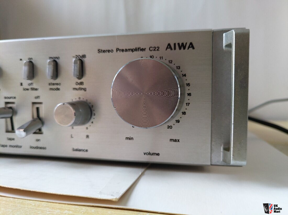 Aiwa preamplifier C-22 + Power amplifier P-22 Mini Compo Photo #3898984 ...