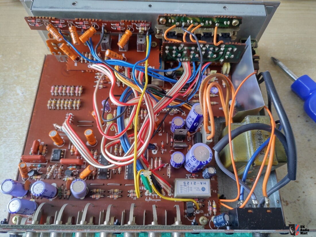 Aiwa preamplifier C-22 + Power amplifier P-22 Mini Compo Photo #3898993 ...