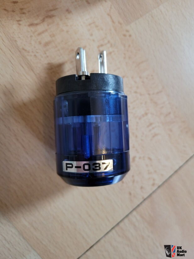 Oyaide P-037 AC male connector Photo #4427396 - UK Audio Mart