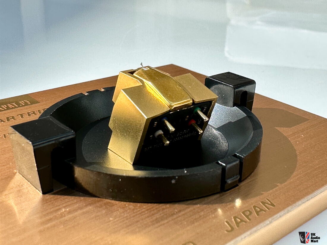 Dynavector D17D2 MK2 Moving Coil Cartridge Photo #4522600 - UK Audio Mart
