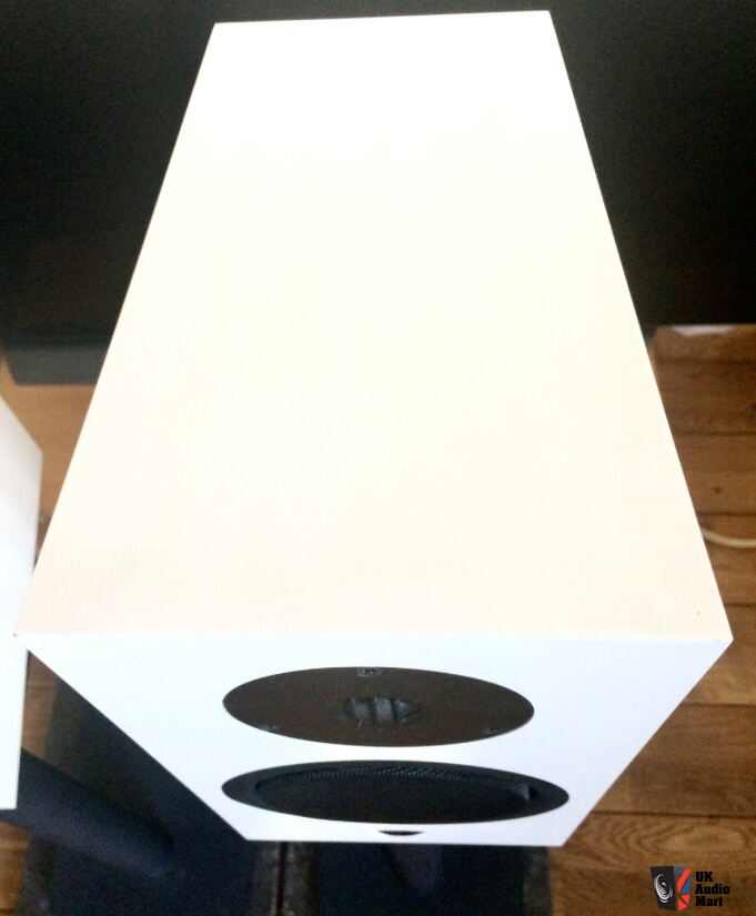 Linn Katan Loudspeakers, White Photo #4758144 - UK Audio Mart