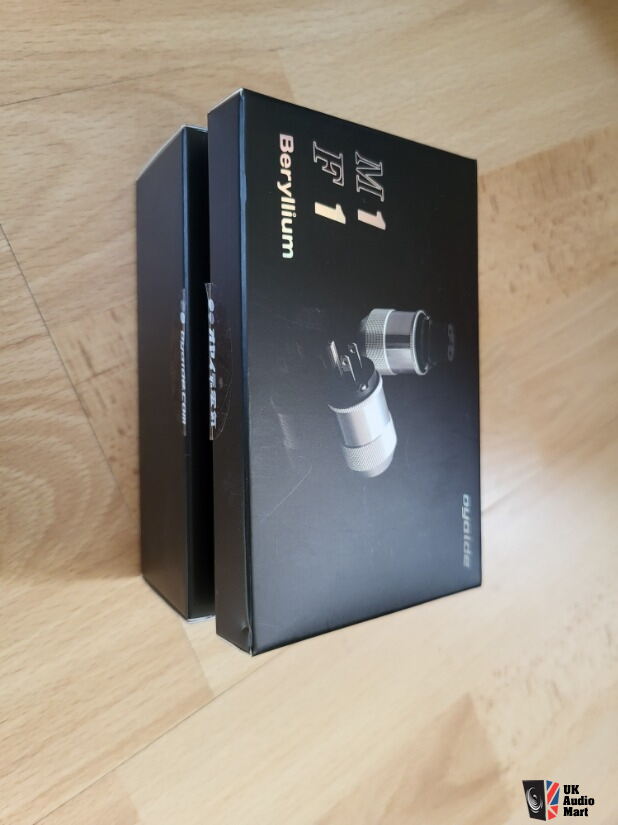 Oyaide M1 IEC connector (US model) in original packaging Photo #4862242 ...