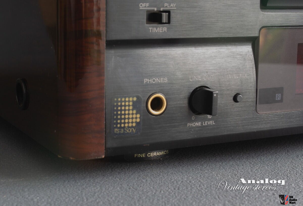 Sony CD player CDP- 555 ESA Photo #4865710 - UK Audio Mart