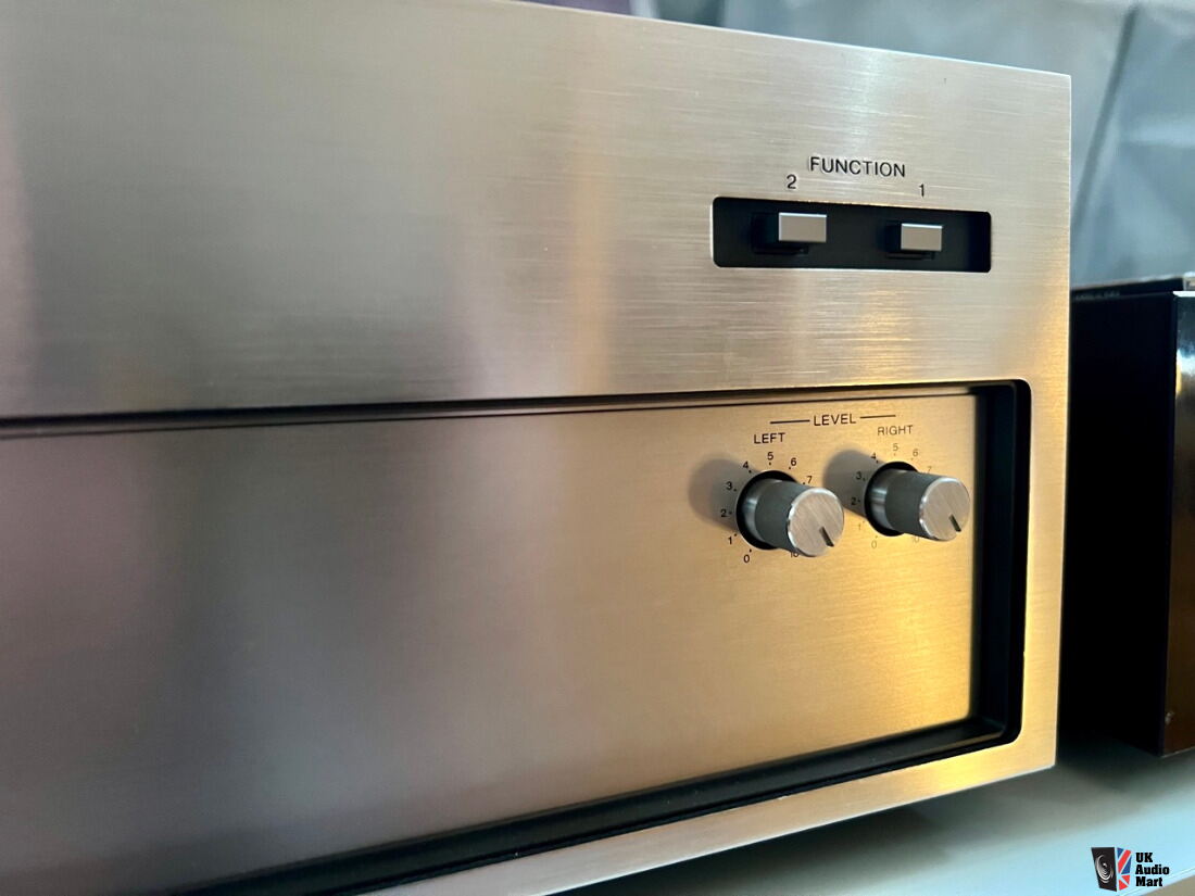 Sony TAN 8550 V-FET Power Amplifier Photo #5017336 - UK Audio Mart
