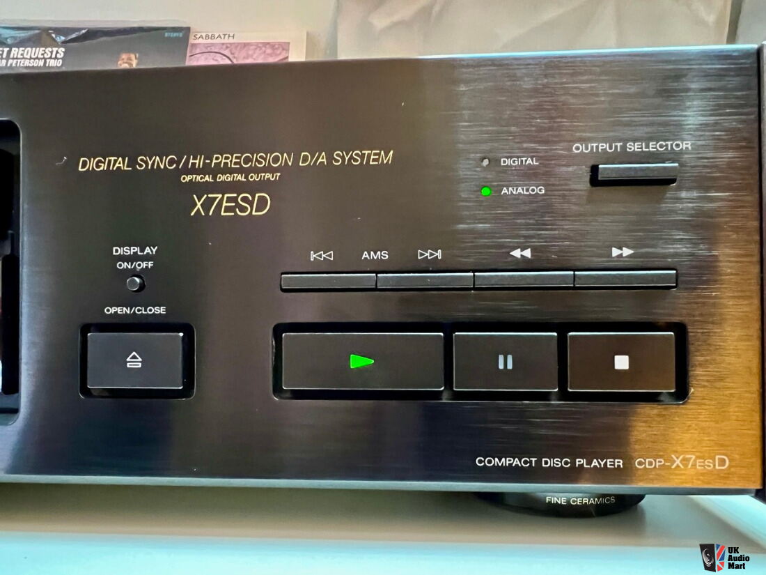 Sony CDP X7ESD CD Player Photo #5017355 - UK Audio Mart