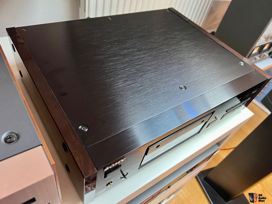 Sony CDP X7ESD CD Player Photo #5017357 - UK Audio Mart