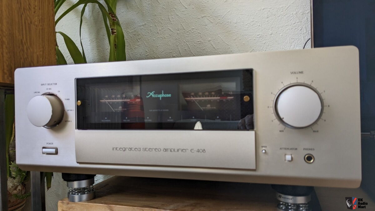 Accuphase E408 with DAC-50/AD-20 Photo #5106633 - UK Audio Mart