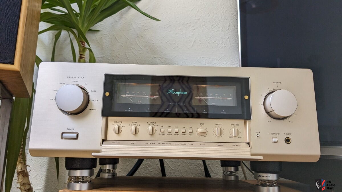 Accuphase E408 with DAC-50/AD-20 Photo #5106631 - UK Audio Mart