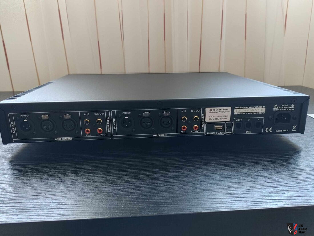 Electrocompaniet EC 4.8 MK2 + AW250-R pre and power amplifier for sale ...