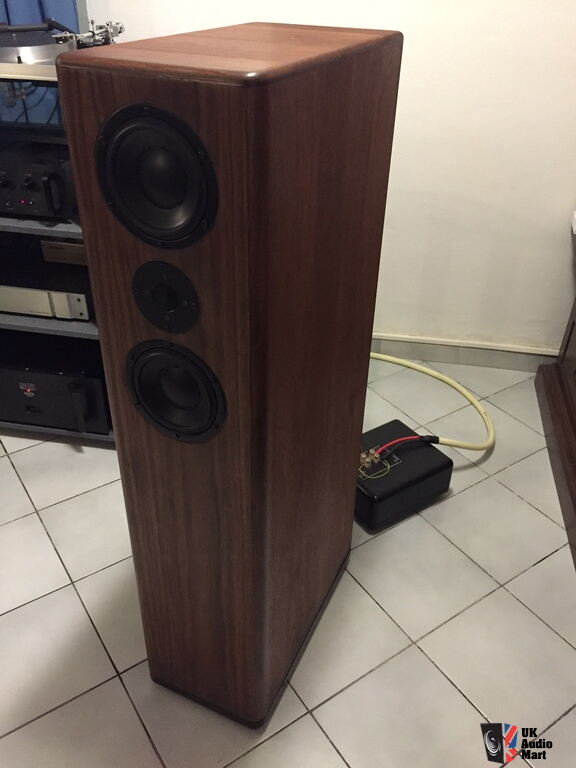 Hales AUDIO System TWO SIGNATURE Photo #961771 - UK Audio Mart