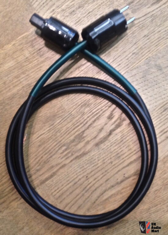 Audiophile 2 meter CD player power cord Dealer Ad - UK Audio Mart
