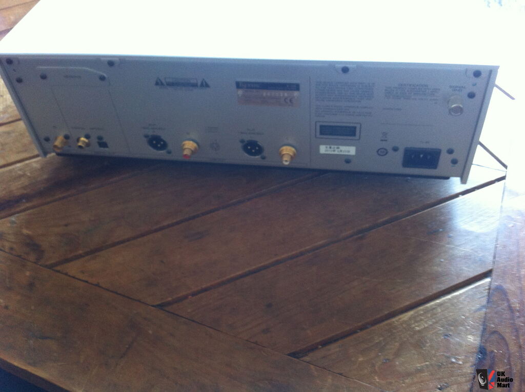 Esoteric X-05 CD/SACD Player Silver Photo #1118879 - UK Audio Mart